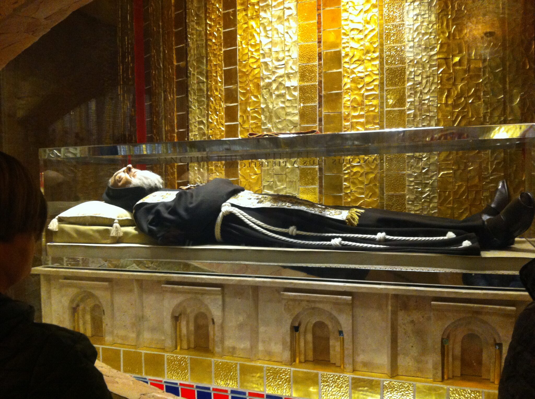 Jumat, 23 September 2022 – Peringatan Wajib St. Padre Pio dari ...